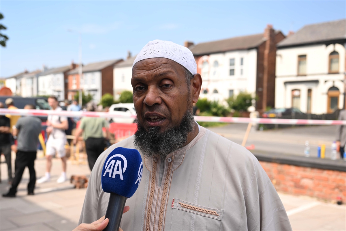 Over 1,000 arrested in far-right riots targeting mosques, Muslim ...