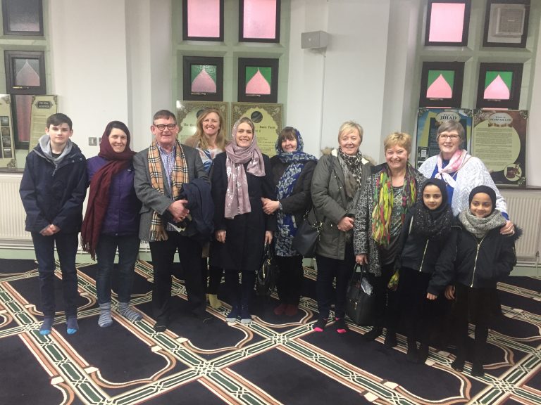 Over 200 UK mosques take part in open day - Muslim News UK