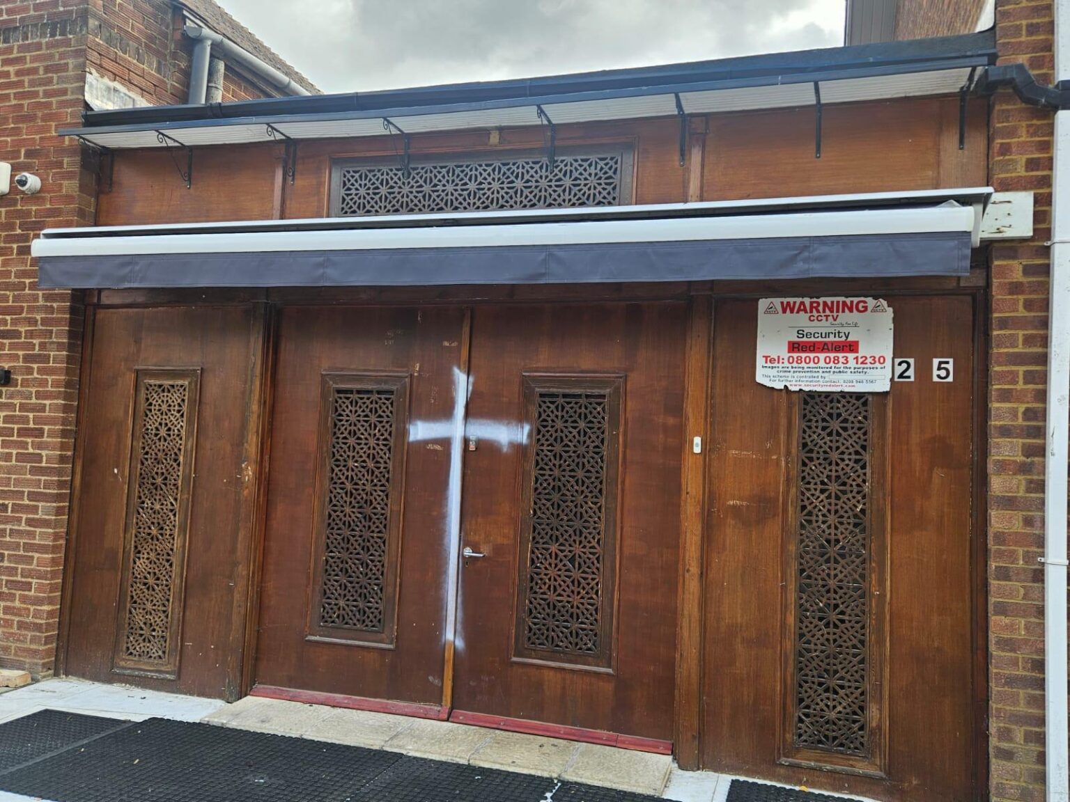 PM’S delayed fire-bombed mosque visit fails to quell anger over ...